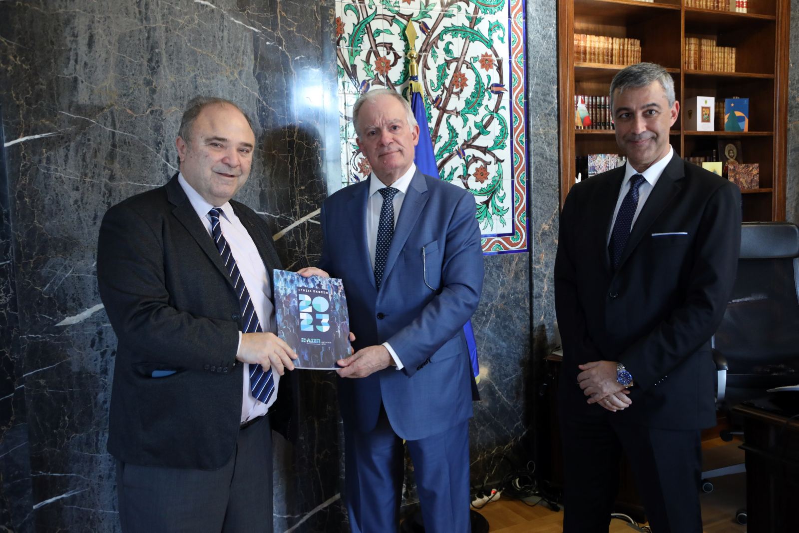 ΑΣΕΠ: Παραδόθηκε η ετήσια έκθεση 2023 στον Πρόεδρο της Βουλής ...